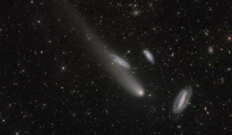 NASA Highlights Trio of Galaxies Being 'Visited' by a Comet - TechBreak