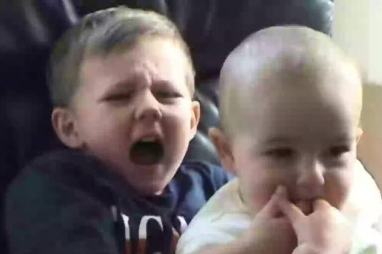 Le bébé de "Charlie Bit My Finger" fait une confession 18 ans après la ...