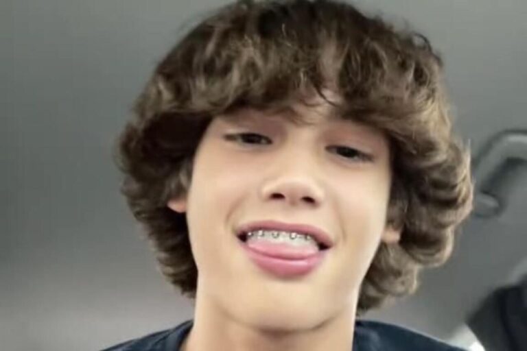 Ο Tiktoker Joshua Blackledge πεθαίνει σε ηλικία 16 ετών και αφήνει τους ...