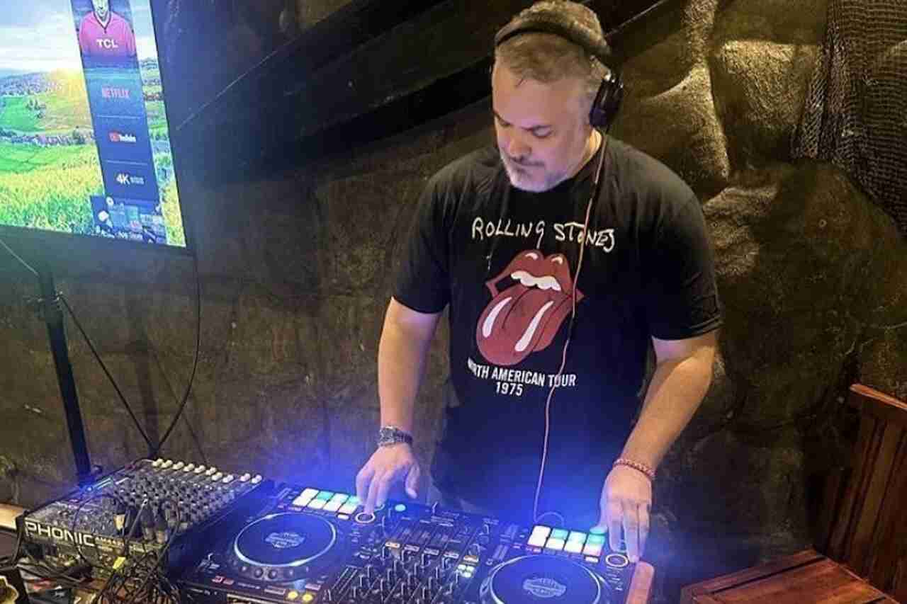 Ivan Duque, ex-presidente da Colômbia, vira DJ após fim do mandato e ...
