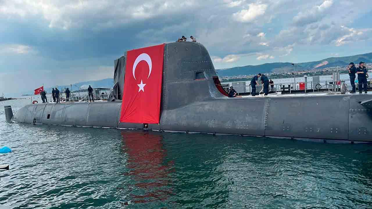 Turkin uuden sukupolven sukellusvene TCG MURATREİS laskettiin vesille ...
